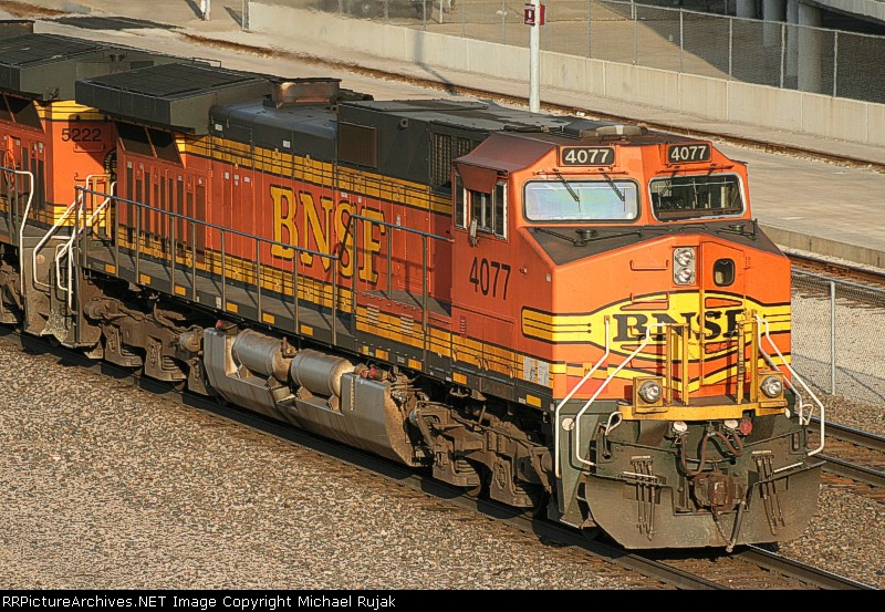 BNSF 4077